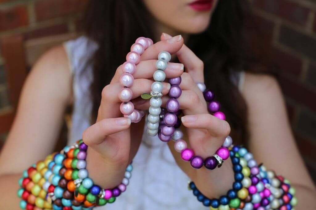 Glowbeads - Unique, funky, reflective glowing Jewellery